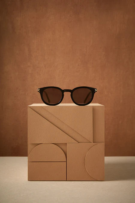 How To Wear Wayfarer Sunglasses? | Yoovy’s Style Guide – YOOVY